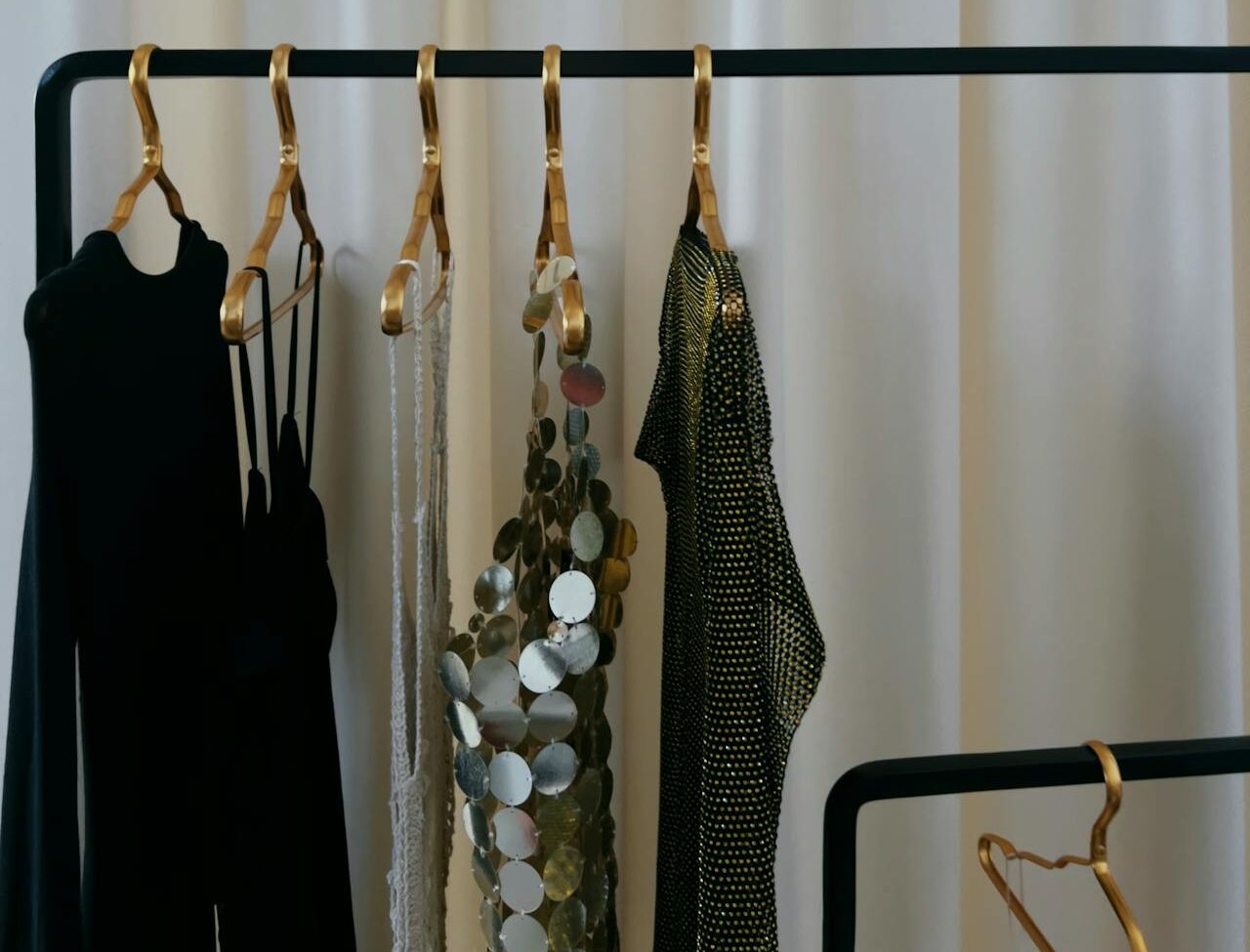 Guarda-roupa capsula, afinal o que é e para quem serve? | Suhellen Dolenga